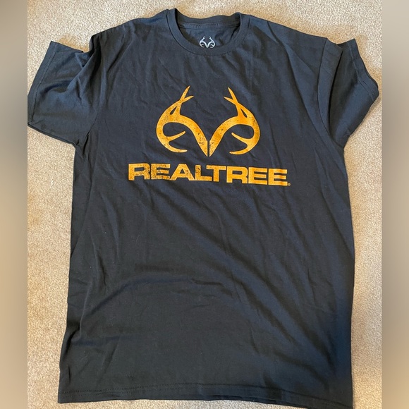 Realtree | Shirts | Realtree Short Sleeve Graphic Tshirt Black W Hunter ...